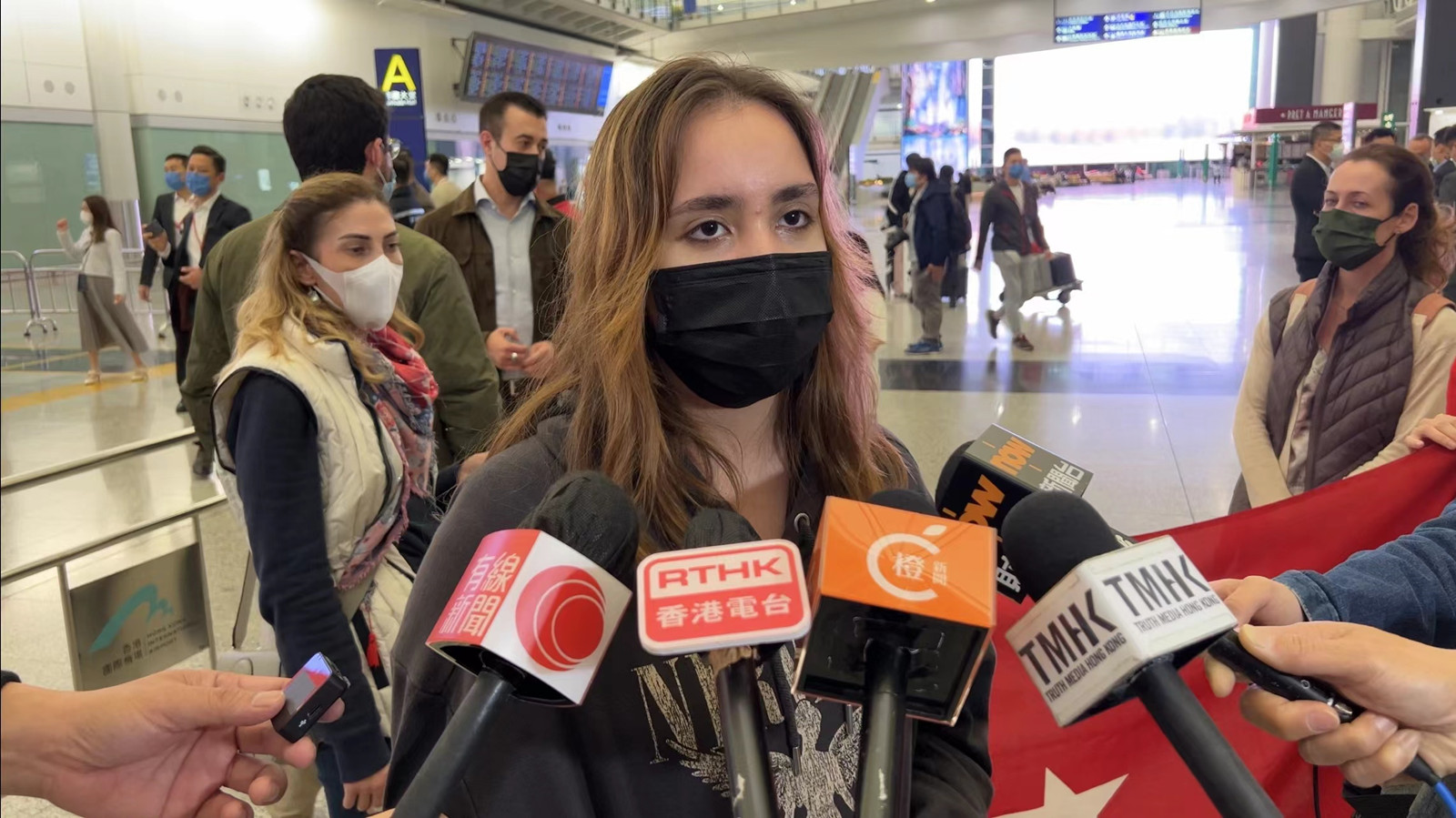 特區救援隊即將返抵本港 居港土耳其人赴機場等候：深深感受到兩地聯繫 - 新浪香港