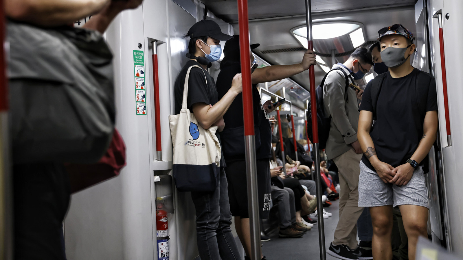 珠海學院指巴士車廂二氧化碳濃度超標 對司機有潛在危險乘客易嗜睡 - 新浪香港