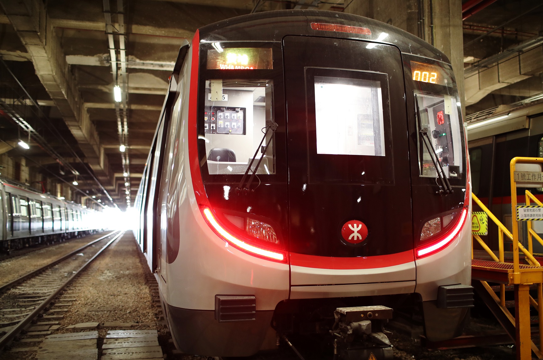 颱風蘇拉丨港鐵維持有限度服務 機場快線及東涌線升至10分鐘一班 - 新浪香港